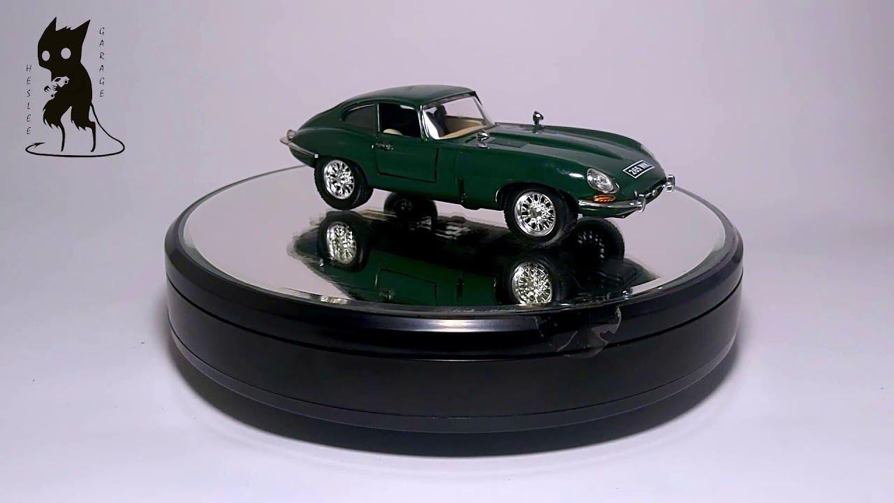 Saico Jaguar E-Type Die-Cast Model Green Scale 1/32 - YouTube