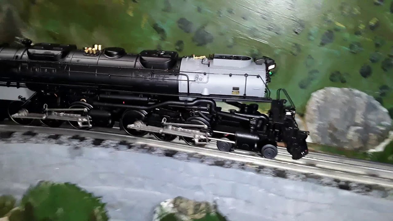 Lionel Vision Line Challenger 3985 - YouTube