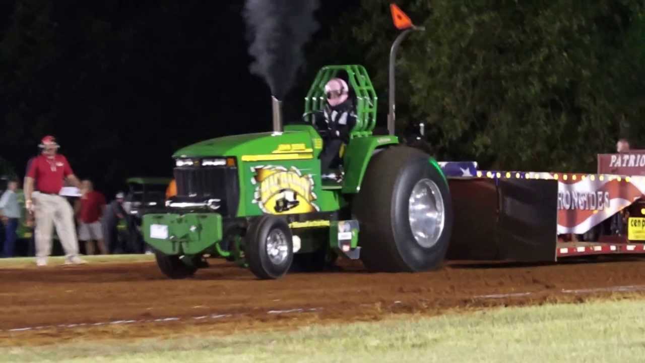Mac Daddy pulling at the Hazel Green Truck and Tractor Pull 5-31-2013 ...