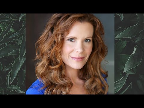 13 Sexy Photos of Robyn Lively