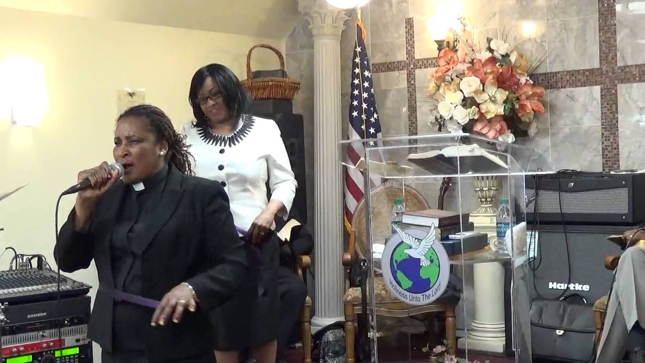 Hold on to the Vine Pastor M Coley - YouTube