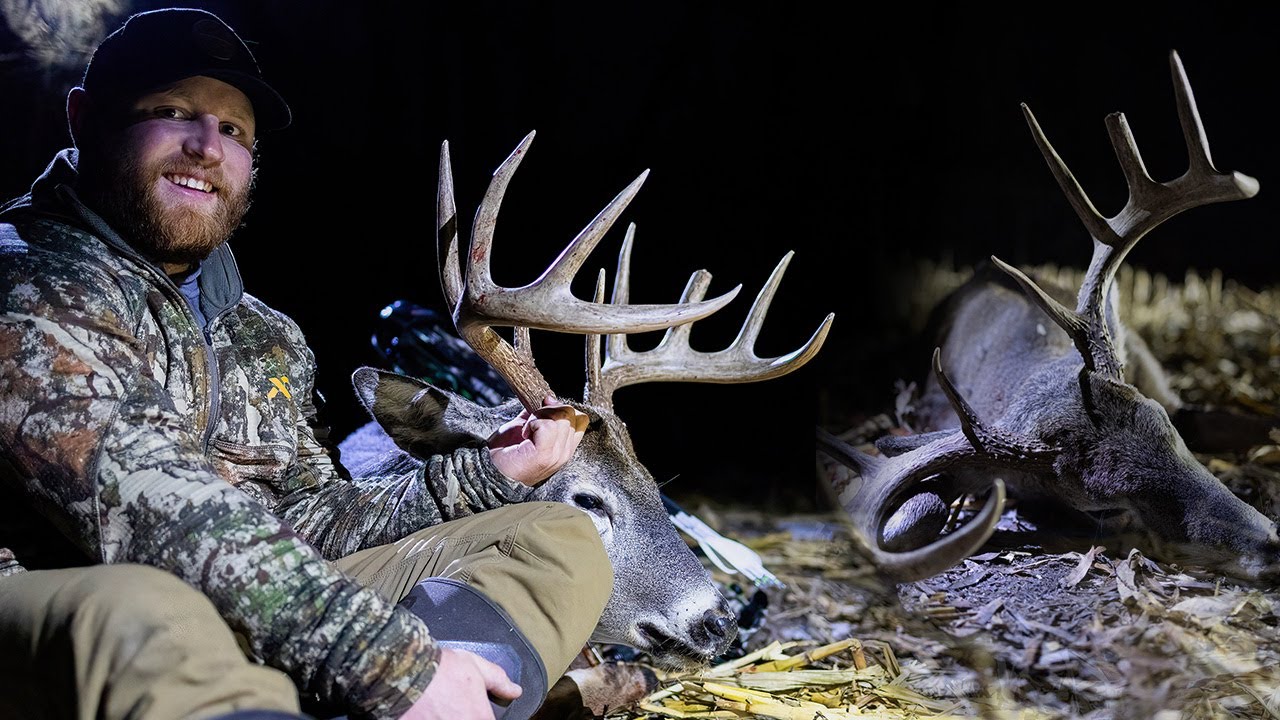 BIG LATE SEASON BUCK DOWN! - YouTube