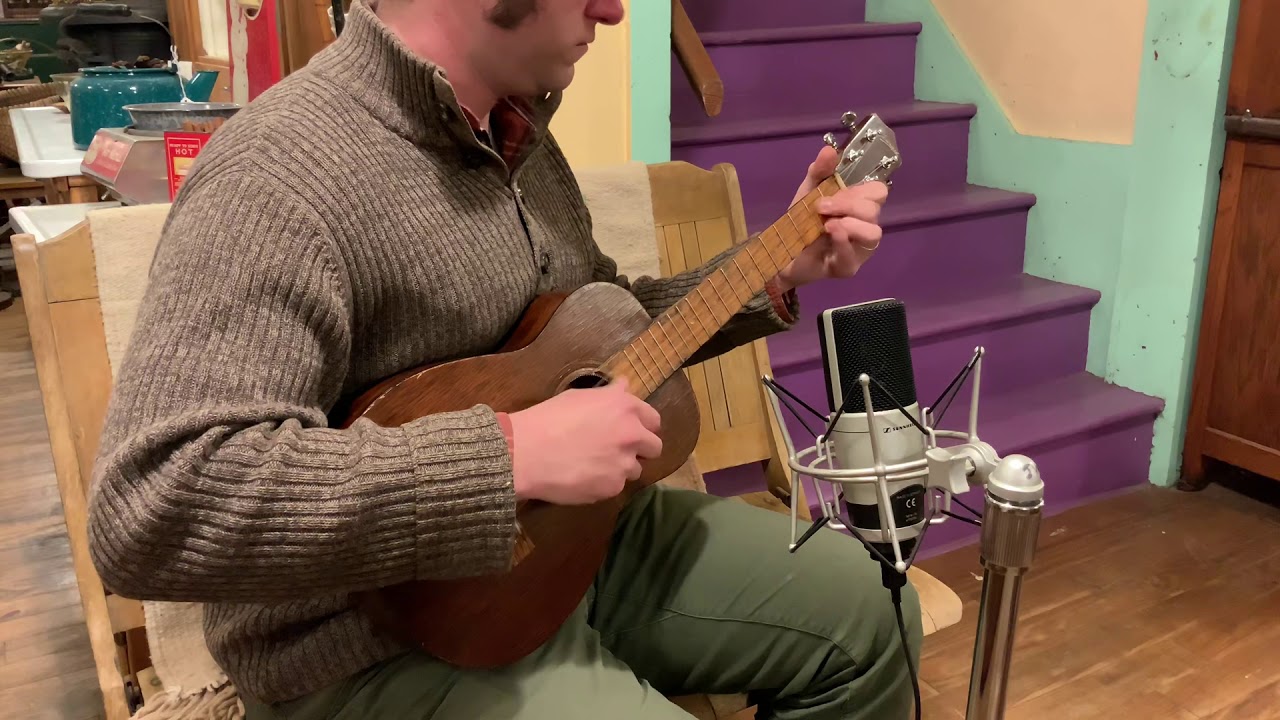 1970s Japanese-made Conrad baritone ukulele - YouTube