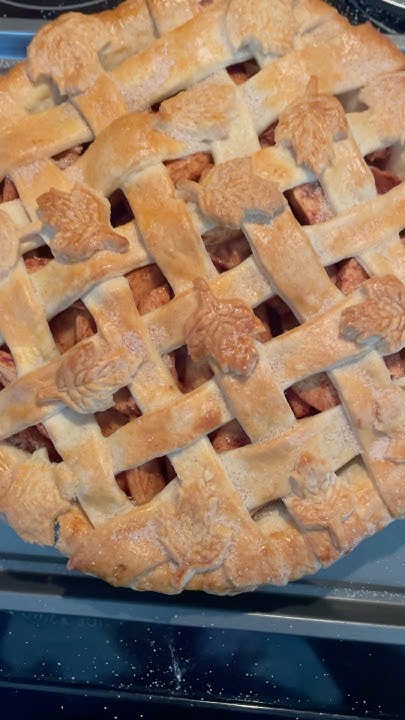 Homemade Apple Pie 🥧 Shorts Applepie Baking Homemade Pie