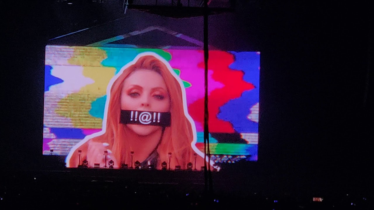 Piers Morgan diss at Little Mix - LM5 Tour - YouTube