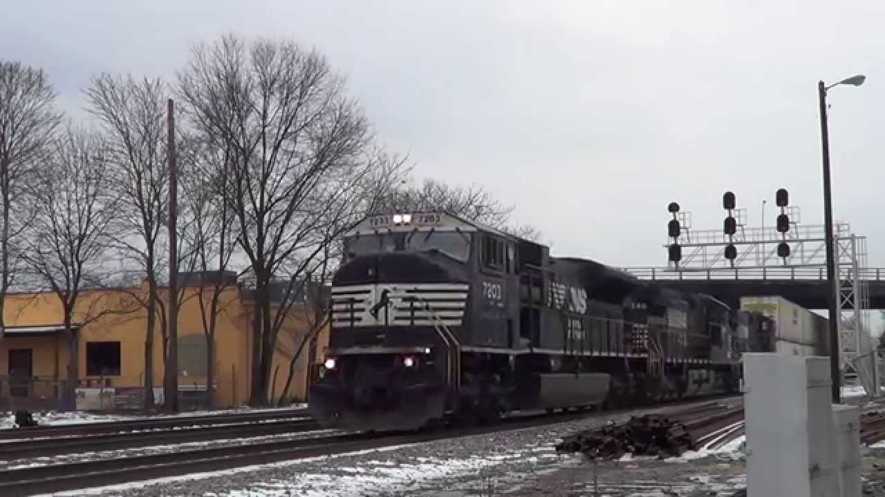 Rare in NC: NS SD80MAC #7203 leads 204 2/18/15 - YouTube