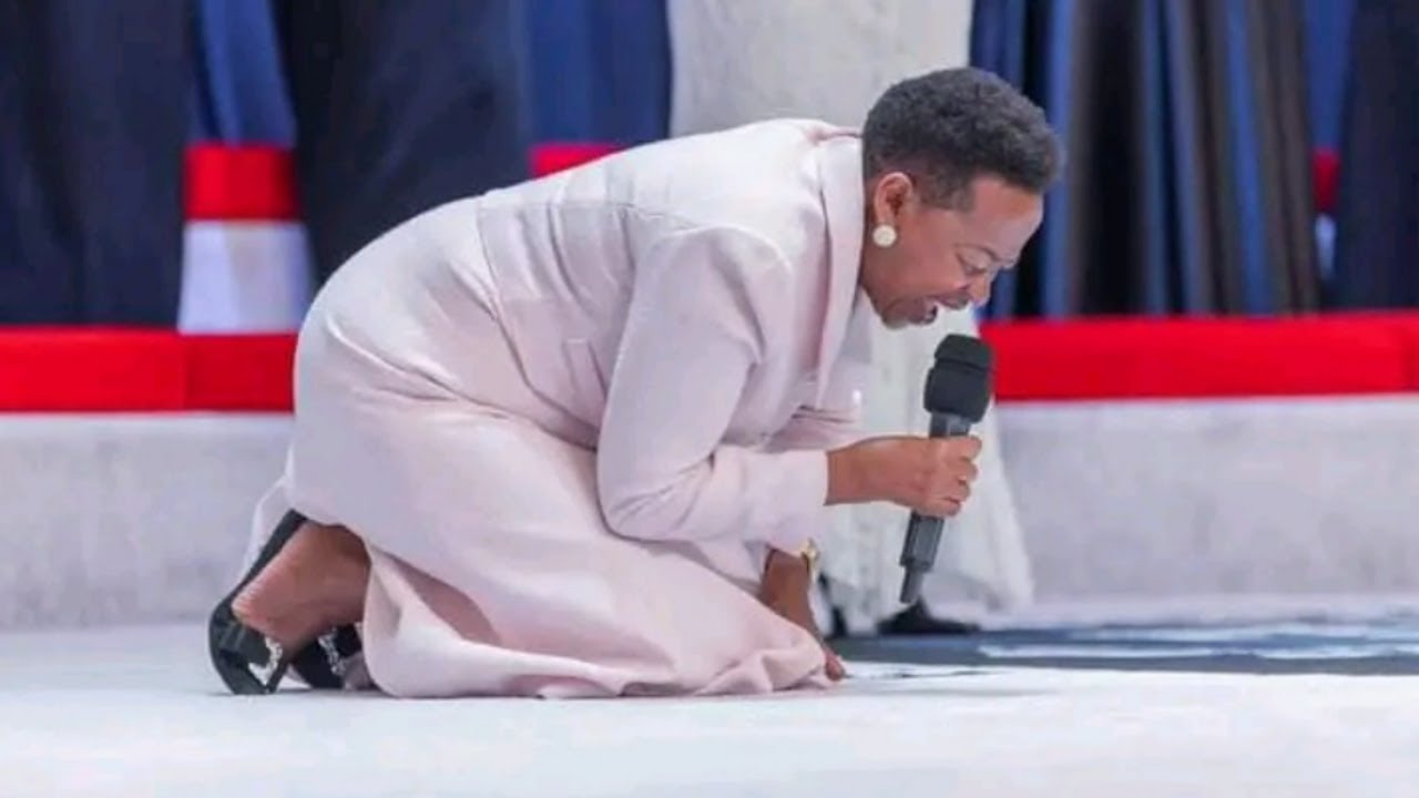 "BABA SAIDIA PRESIDENT WETU RUTO" ~LISTEN TO FIRST LADY RACHEL PRAYING ...