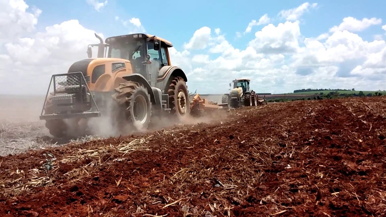 Trator VALTRA BH180 no preparo do solo com subsolador de 5 ast - YouTube
