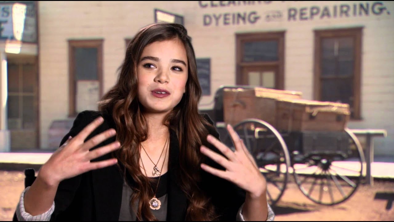 Hailee Steinfeld in Her First Big Role as Mattie Ross in True Grit ...