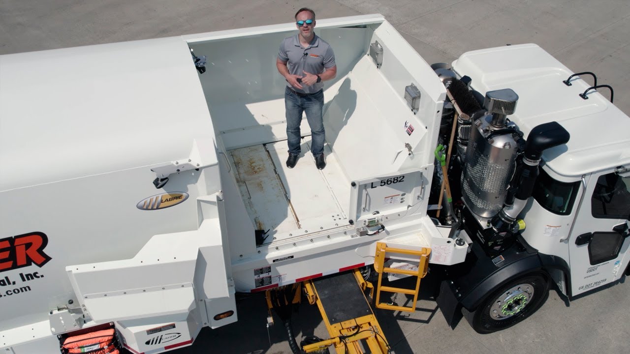 Mack LR64R/Labrie Automated Side Loader Part 5 - Arm & Hopper - YouTube