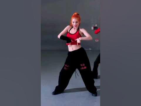 Mr Vampire dance practice💗 ️yeji dance moves😍 #itzy #mrvampire #yeji #chaeryeong #ryujin #yuna # ...