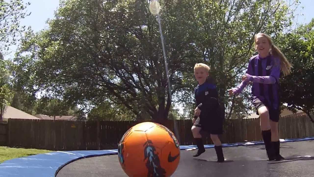 Kids new trampoline - YouTube