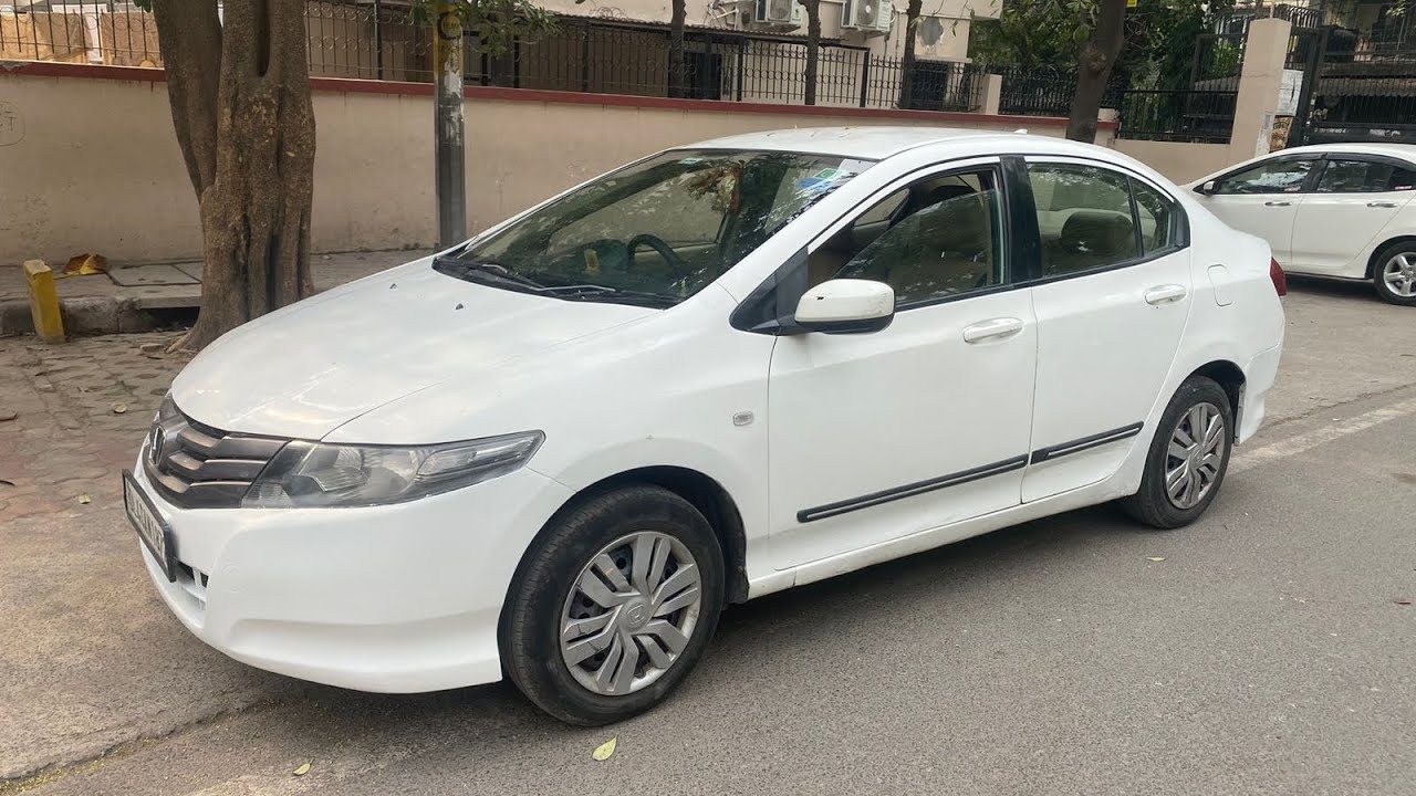 Honda IV tech 2010 model first owner Pure petrol Non-accidental well ...