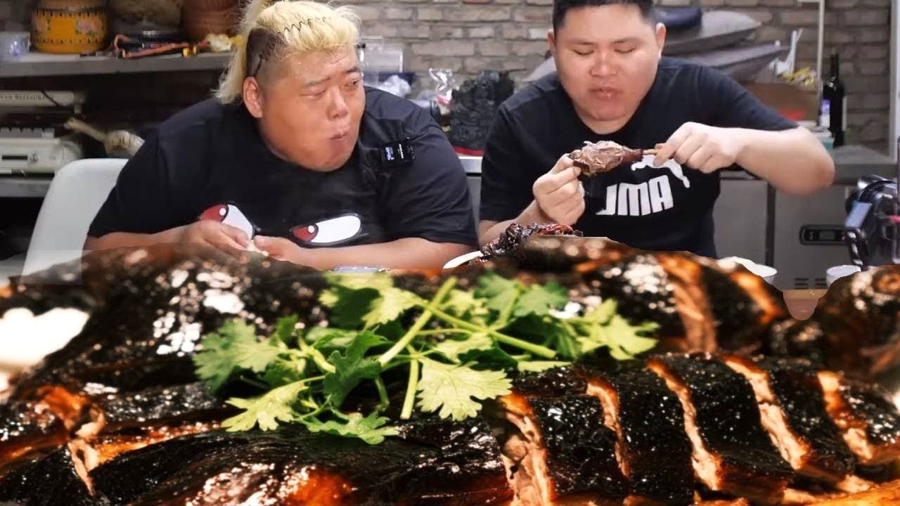 Monkey and Dapang compete in cooking skills, and Dapang's roast goose ...