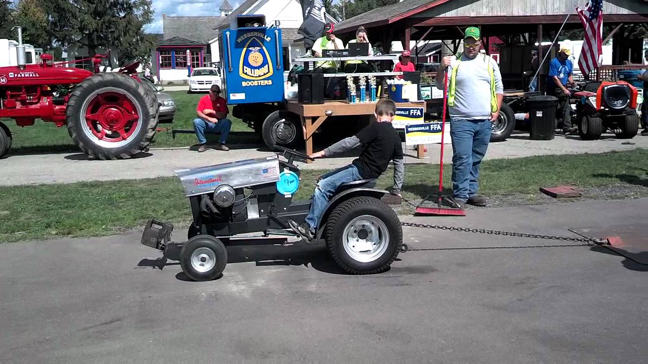 cub cadet custom 70 puller - YouTube