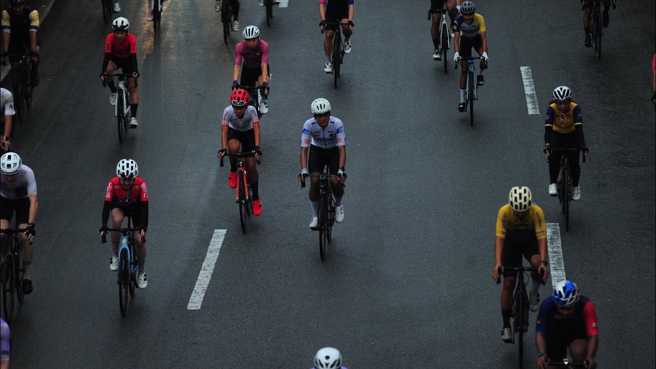 Episode 2; MY FIRST RACE - YouTube