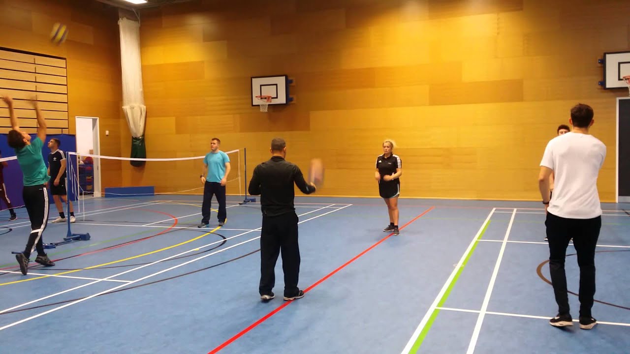 TGFU Volleyball 5: in pairs- passing - YouTube