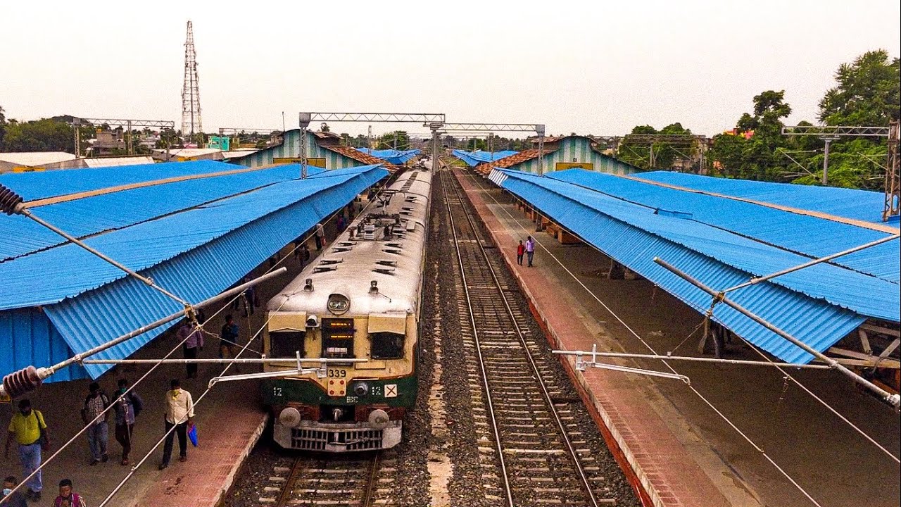 HOWRAH - BURDWAN LOCAL LEAVING THE STATION || EASTERN RAILWAYS || - YouTube