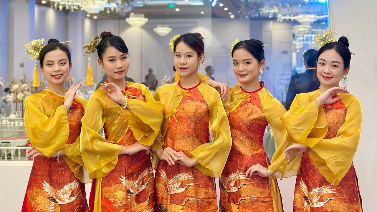 [ON STAGE] DAISY DANCE TEAM | Múa CHÚC TẾT MỌI NHÀ - YouTube