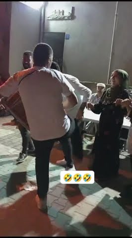 NAPTI ÖYLE 🤣🤣🤣 #youtube #öneçıkar #youtubeshorts - YouTube