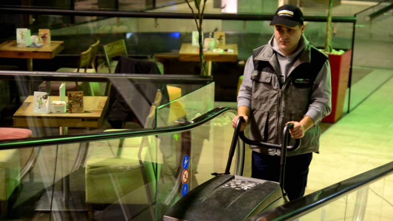 KARCHER BR 47/35 Esc - Kamer Commerce - YouTube