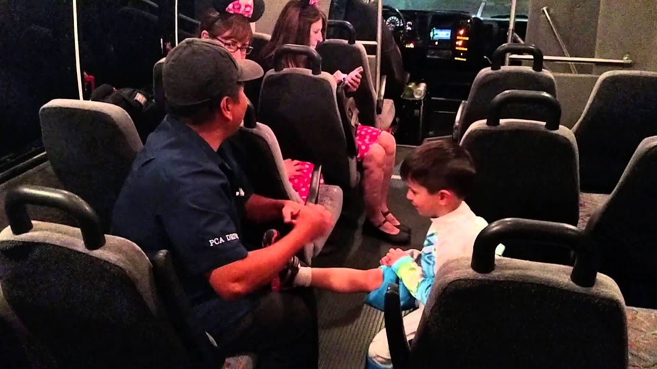 Bus driver gives child a foot massage - YouTube