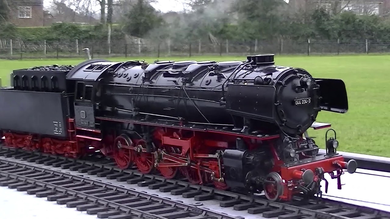 Aster DB Br44 and SNCF 140C @ Guildford MES - YouTube