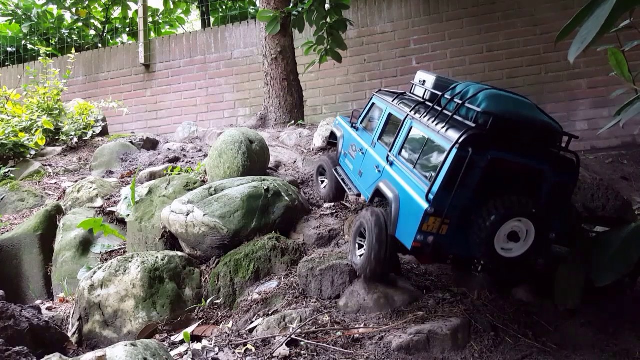 D110 Defender SCX10-II with Team Raffee body. - YouTube