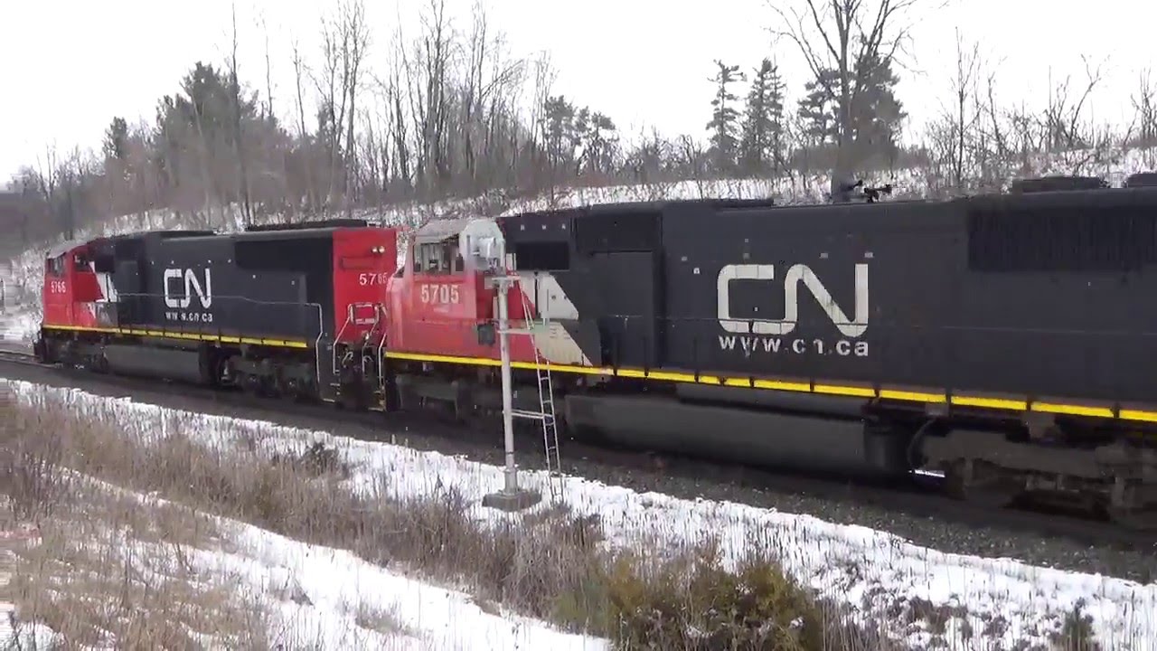 688 Axle CN Train 422 at Milepost 30 near Milton, Ontario - YouTube