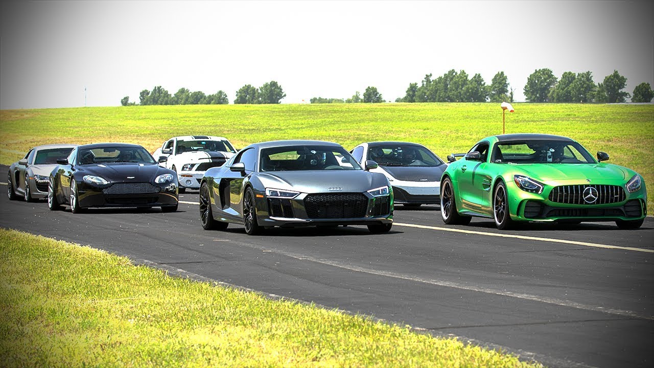 Runway: Audi R8 V10 vs Mercedes-Benz AMG GT R - YouTube