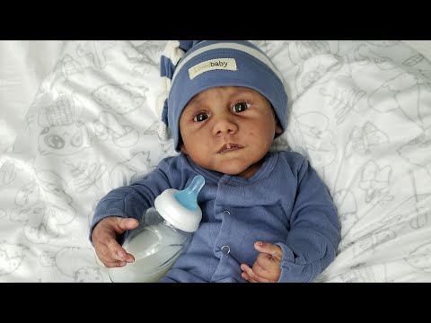 Oscar's Bottle feeding. Silicone Dwayne by Claire Taylor Dolls/Chat