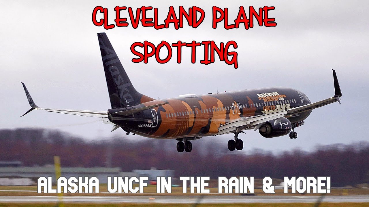 Another Snowy and Wet Plane Spotting Evening at Cleveland Hopkins ...