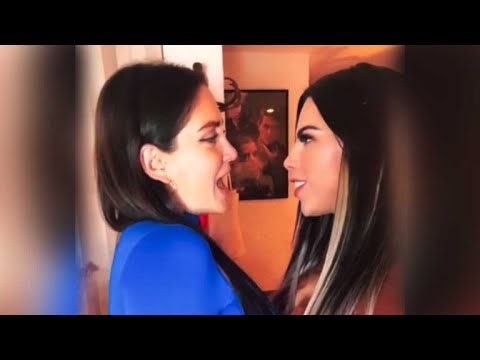 Celia Lora y Lizbeth Rodríguez se dan un candente beso