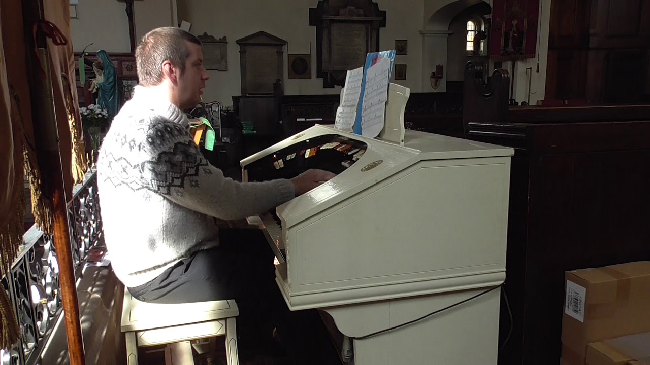 Hello Dolly - Conn model 580 Theatrette organ - YouTube