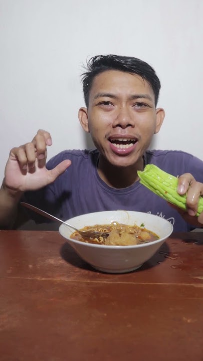 Bang coba makan bakso pake pare #shorts - YouTube