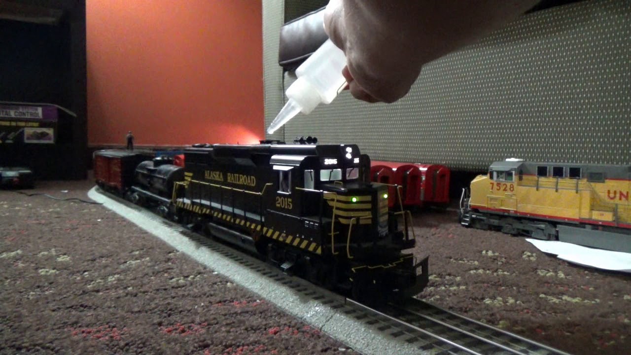 MTH Premier GP30 Review - YouTube