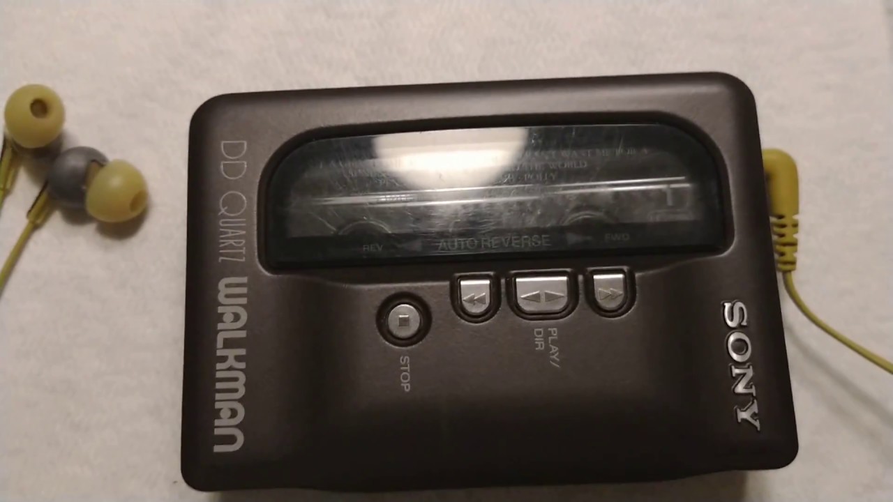Sony WM-DD9 Walkman demo with earbuds - YouTube