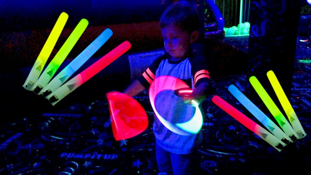 GLOW PARTY FOR KIDS!! - YouTube