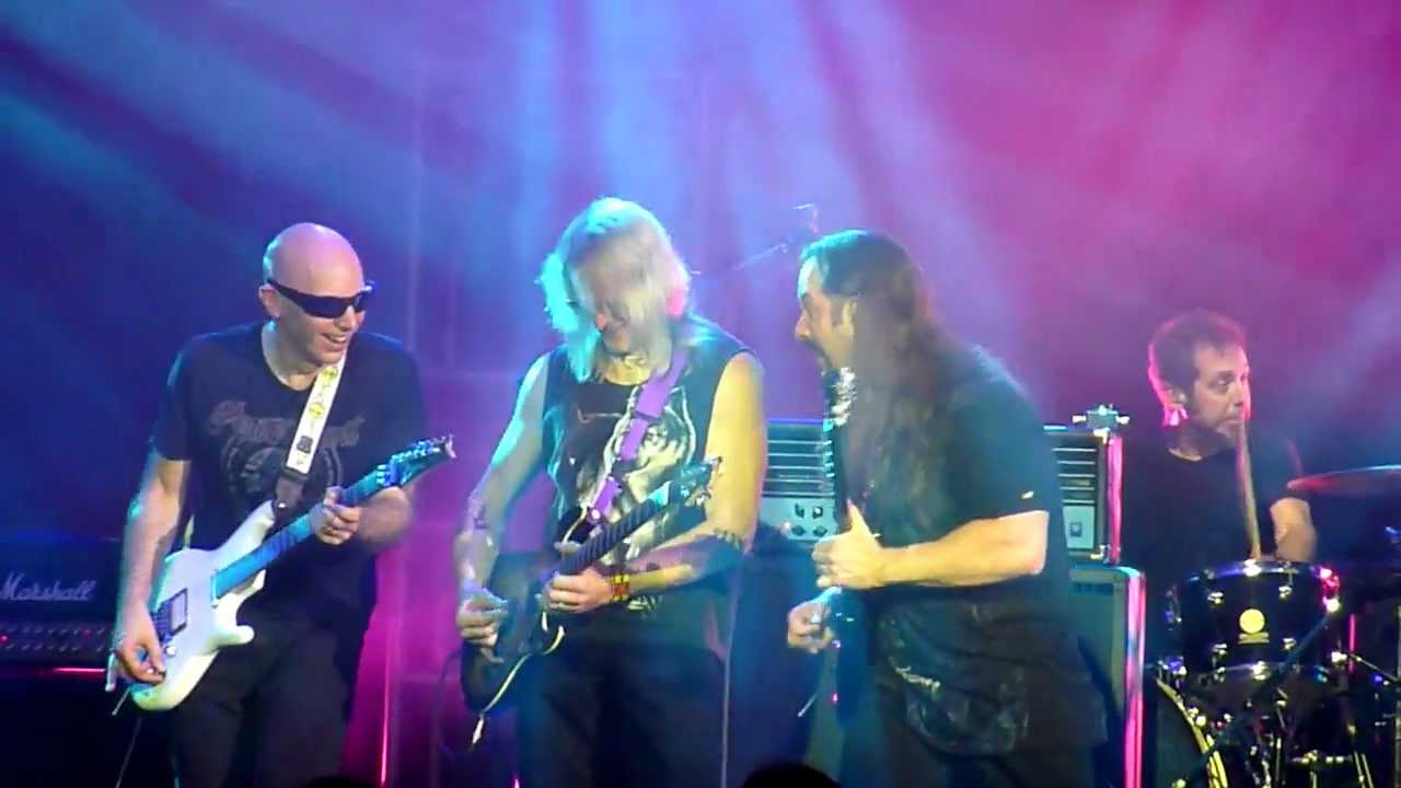G3 - Rockin' in the free World [14/10/12 - Luna Park, Argentina] - YouTube
