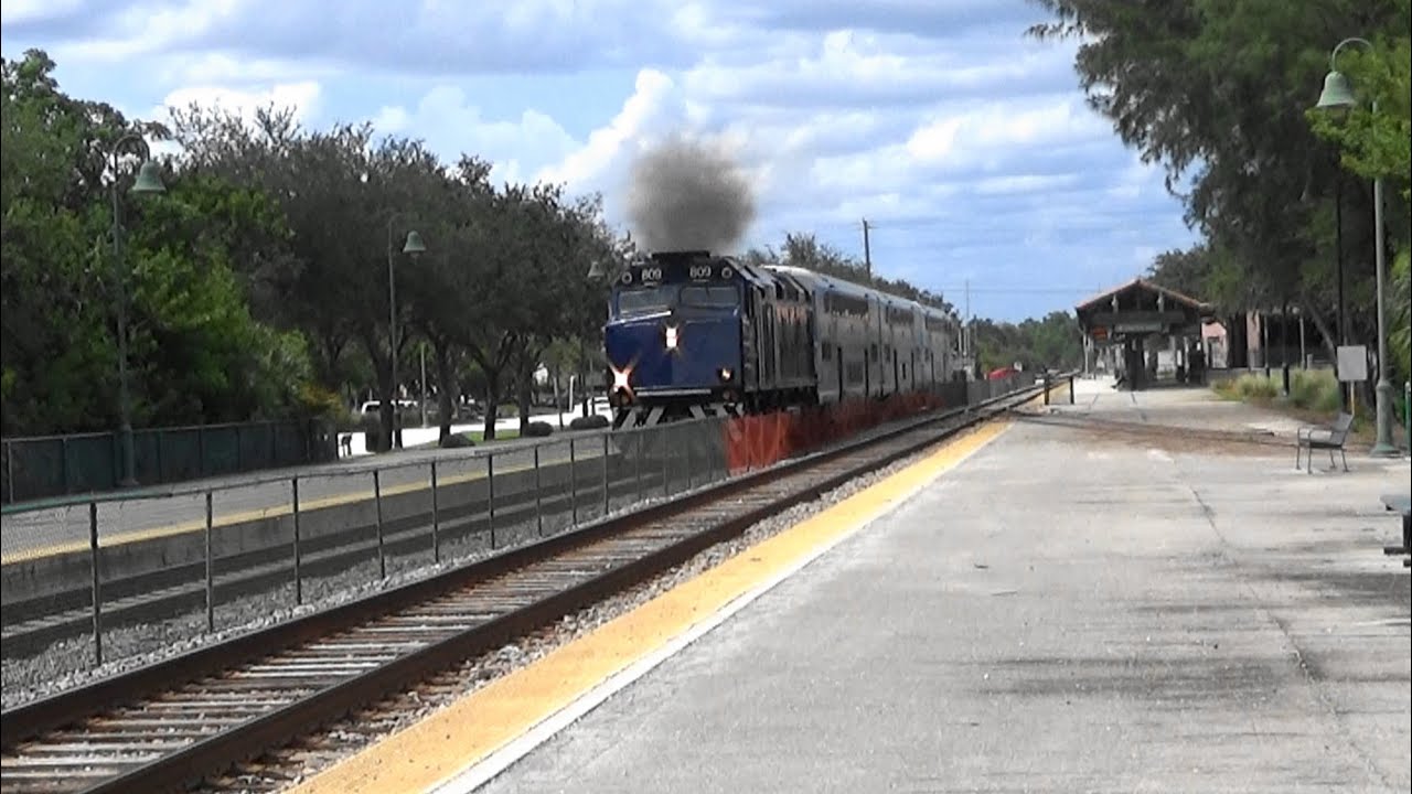Daylight CSX Double Treat, Amtrak, And Tri-Rail F40 Action!! - YouTube