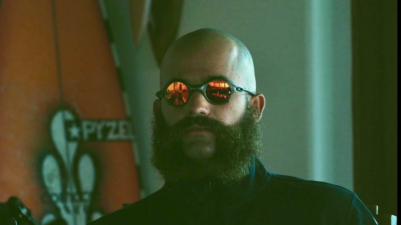 HE PRESENTS YOU WITH A CHOICE, HOW DO YOU CHOOSE? EASY RIDER BEER ...