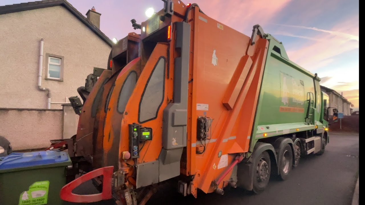 Clean Ireland Recycling 2018 Mercedes Econic with a Olympus twin pack ...