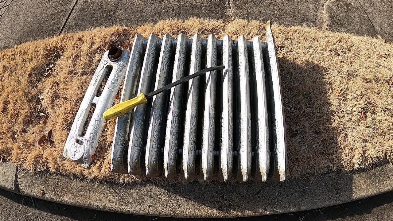 Trash picking: how to lift a 240lb cast iron radiator - YouTube