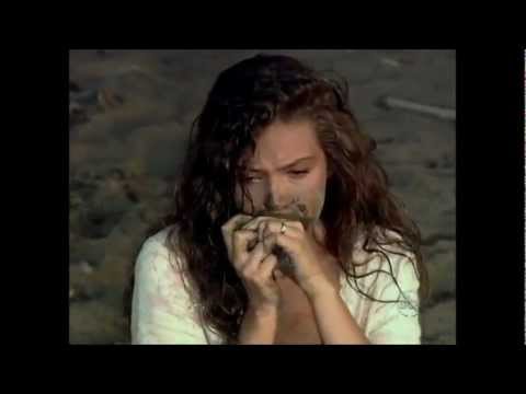 Thalía - Escena más triste de Marimar (Recoge pulsera del lodo)