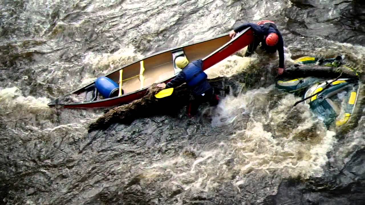 Open Canoe near DISASTER ...... !! Matlock Derbyshire - YouTube