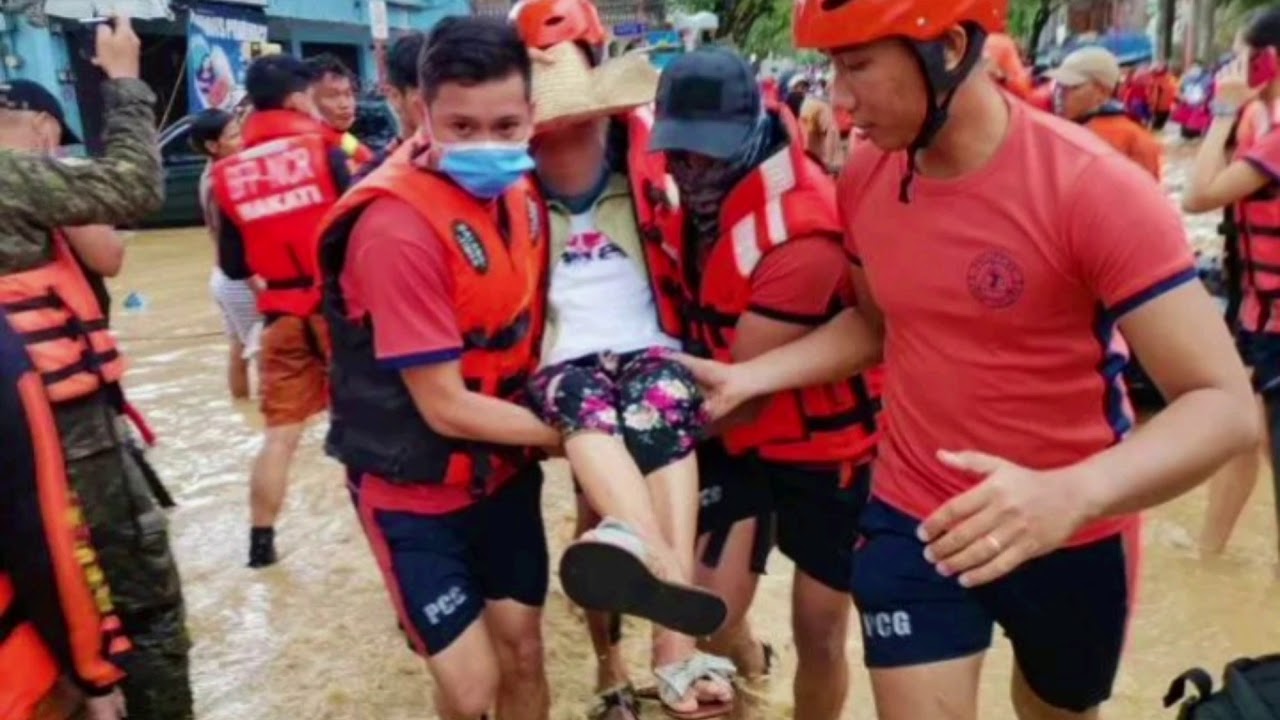 Typoon Ulysses | Philippine Coast Guard (Search & Rescue Operation ...