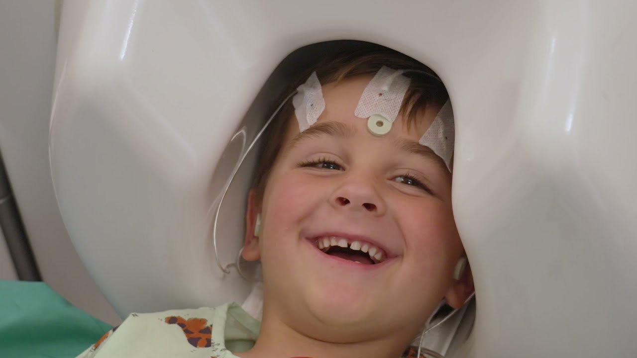 What to Expect During Your MEG Scan - YouTube