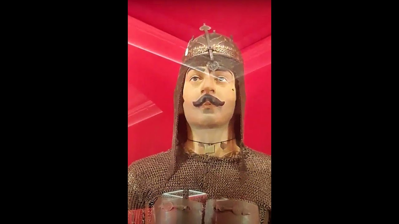 Amazing mughal armour and weapons on display in museum - YouTube