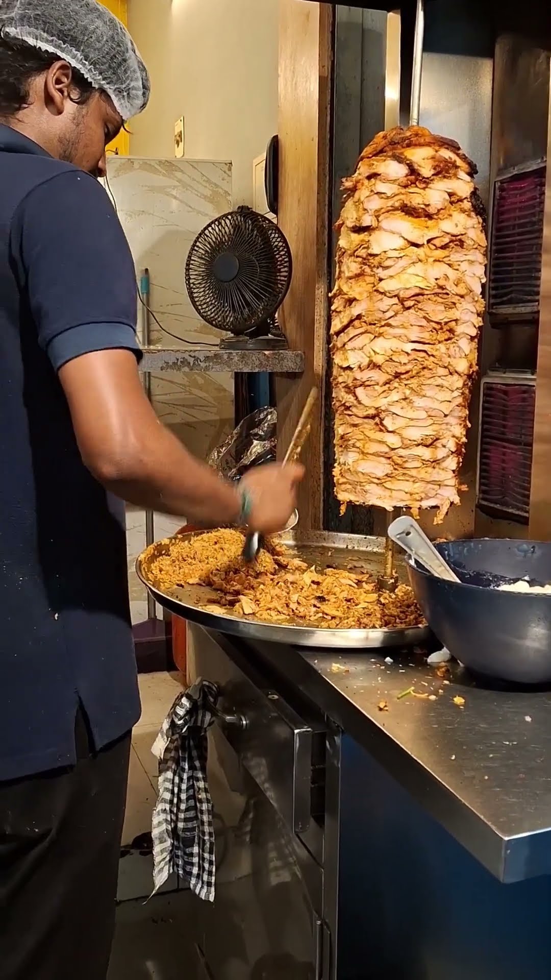 oh my shawarma🐔யாருலாம் shawarma😋lovers pudikum😎 foodies#shorts video # ...