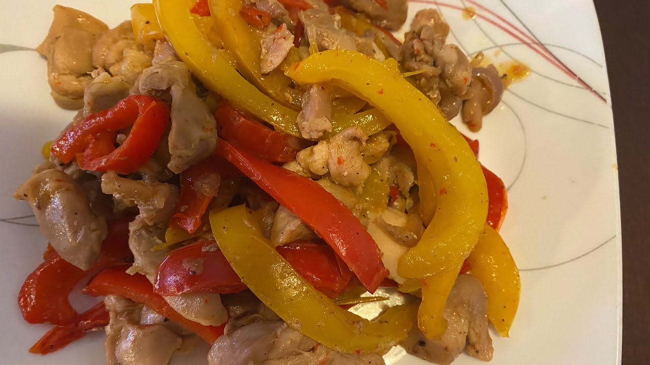Fajita con piernas de pollo desmenuzadas,chile campana,cebolla,ajo ...